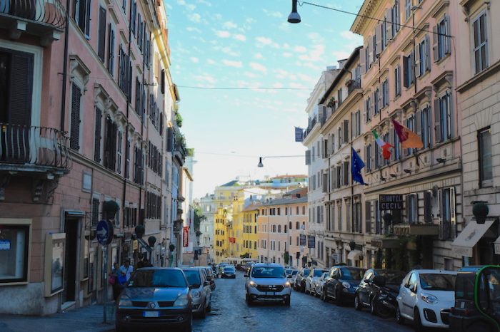FIND THE BEST LEATHER SHOPS IN ROME ON THIS STREET!