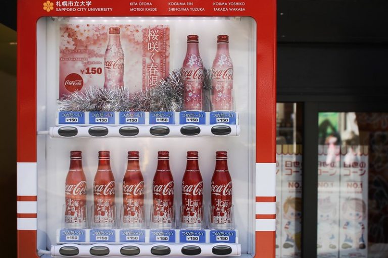 12 BEST JAPANESE DRINKS TO PUT ON YOUR SHOPPING LIST!