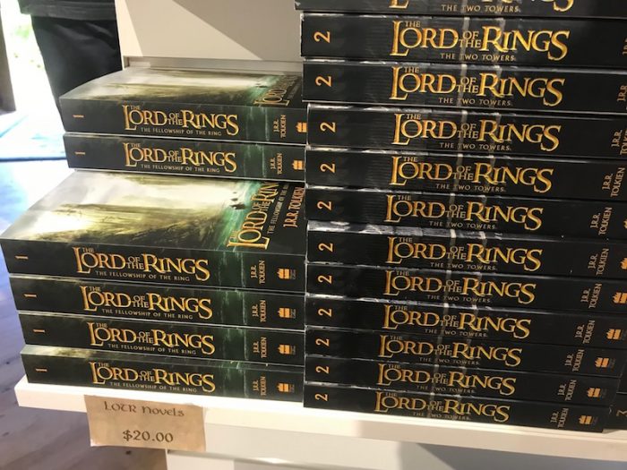 THE OFFICIAL HOBBITON GIFT SHOP - 10 BEST THINGS TO BUY!