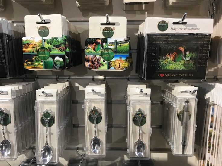 THE OFFICIAL HOBBITON GIFT SHOP - 10 BEST THINGS TO BUY!
