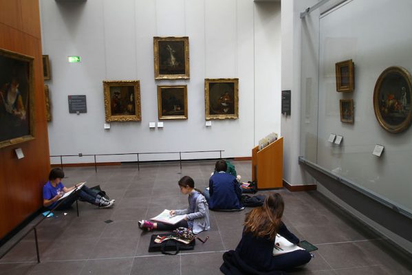 ULTIMATE GUIDE TO THE PARIS LOUVRE FOR KIDS & FAMILY