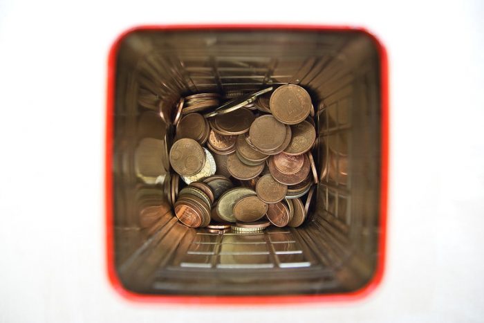 HOW TO SAVE MONEY FOR TRAVEL - THE ULTIMATE GUIDE