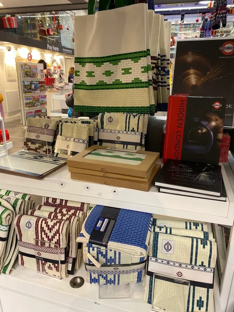LONDON TRANSPORT MUSEUM SHOP - WHAT TO BUY GUIDE