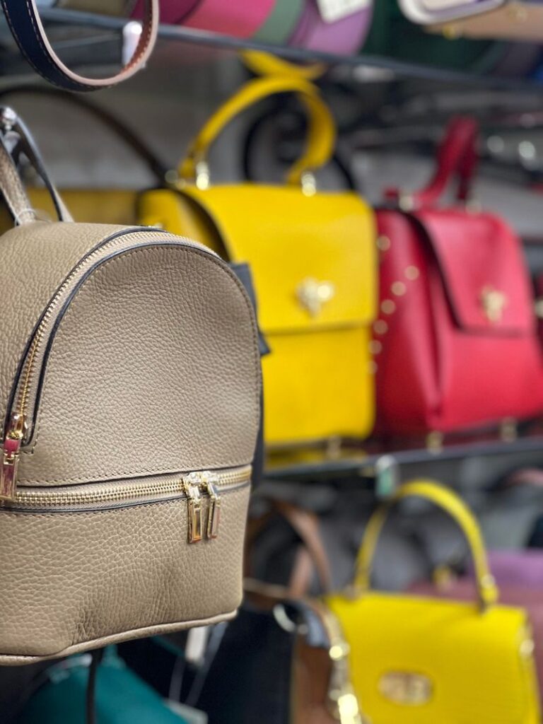 FIND THE BEST LEATHER SHOPS IN ROME ON THIS STREET!